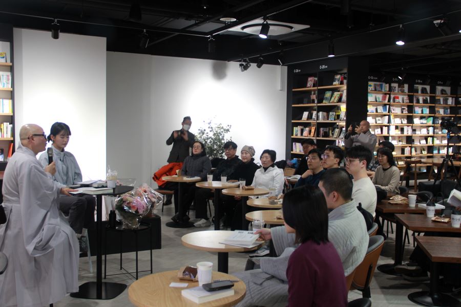“스님과 예술가들의 삶 많은 부분에서 일치”