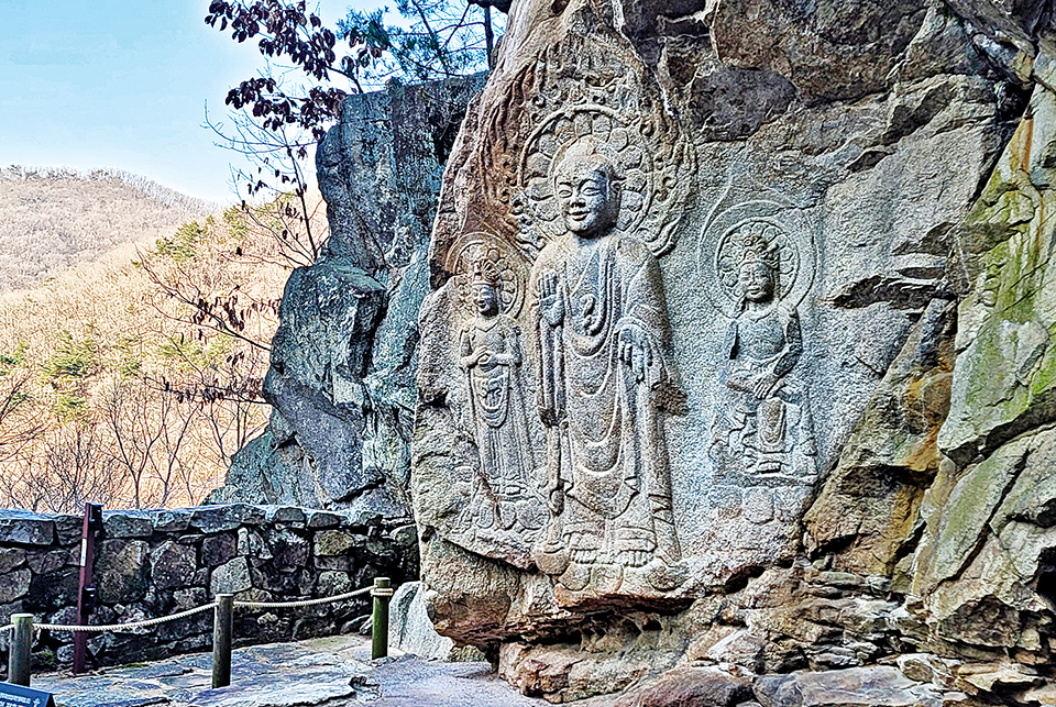 우리사찰 성보 탐방 - 서산 용현리(옛 보원사) 마애여래삼존상